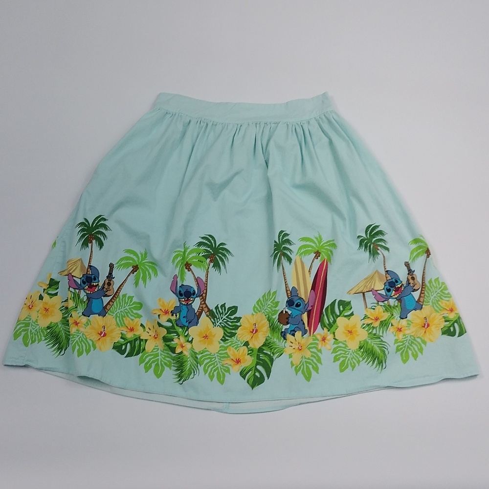 Hot Topic Disney Lilo & Stitch Border Print Retro Cir… - Gem